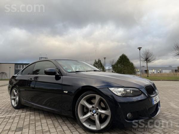 Blue BMW 330 2010 in Riga, with an engine capacity of 2.50 L and mileage of 185 thousand km for 12000 €, photo 1 on AUTOMOTO.COM.LV