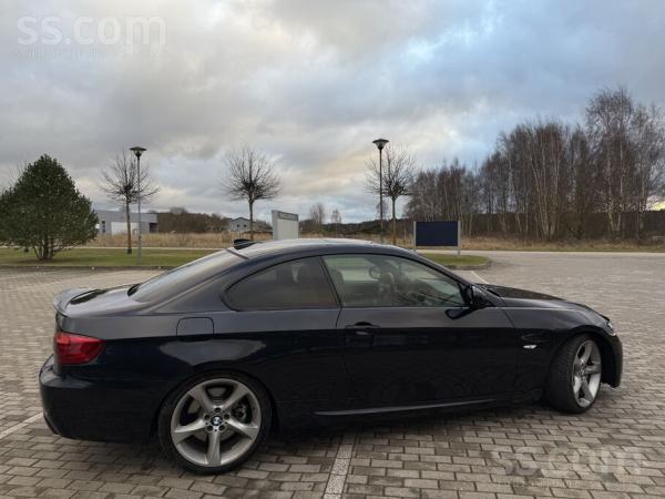 Blue BMW 330 2010 in Riga, with an engine capacity of 2.50 L and mileage of 185 thousand km for 12000 €, photo 5 on AUTOMOTO.COM.LV