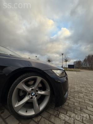 Blue BMW 330 2010 in Riga, with an engine capacity of 2.50 L and mileage of 185 thousand km for 12000 €, photo 6 on AUTOMOTO.COM.LV