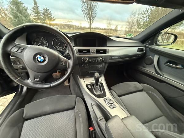 Zils BMW 330 2010 Rīga, ar dzinēja tilpumu 2.50 L un nobraukumu 185 tūkst. km par 12000 €, foto 9 vietnē AUTOMOTO.COM.LV