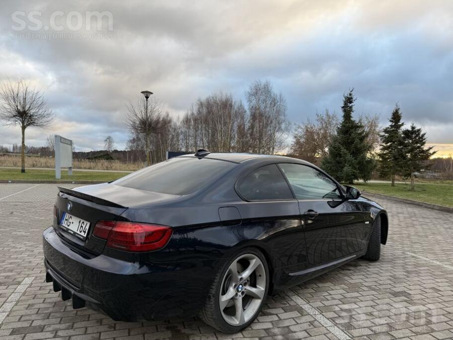 Blue BMW 330 2010 in Riga, with an engine capacity of 2.50 L and mileage of 185 thousand km for 12000 €, photo 14 on AUTOMOTO.COM.LV