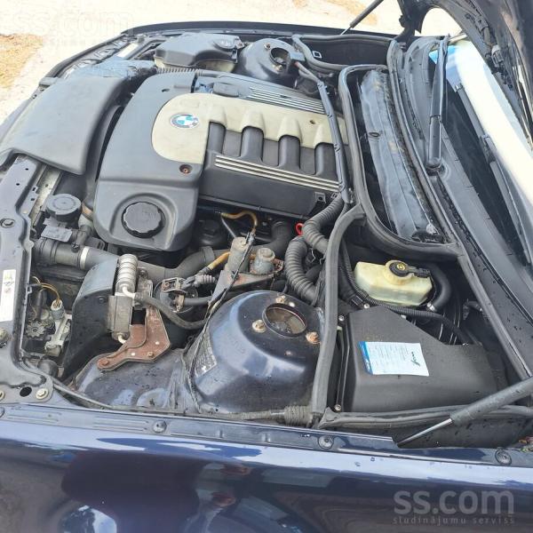 Zils BMW 330 2004 Ventspils, ar dzinēja tilpumu 3.00 L un nobraukumu 422 tūkst. km par 2900 €, foto 4 vietnē AUTOMOTO.COM.LV