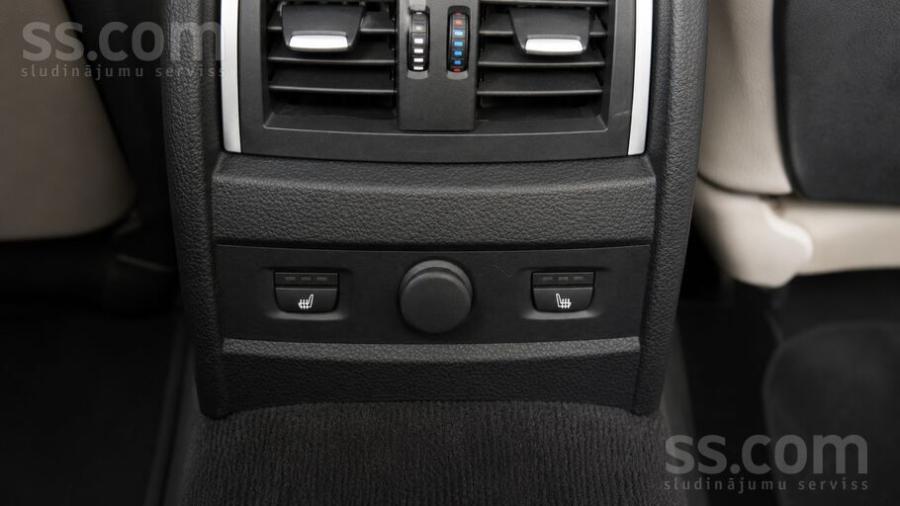 Blue BMW 330 2015 in Valmiera, with an engine capacity of 3.00 L and mileage of 190 thousand km for 18000 €, photo 19 on AUTOMOTO.COM.LV