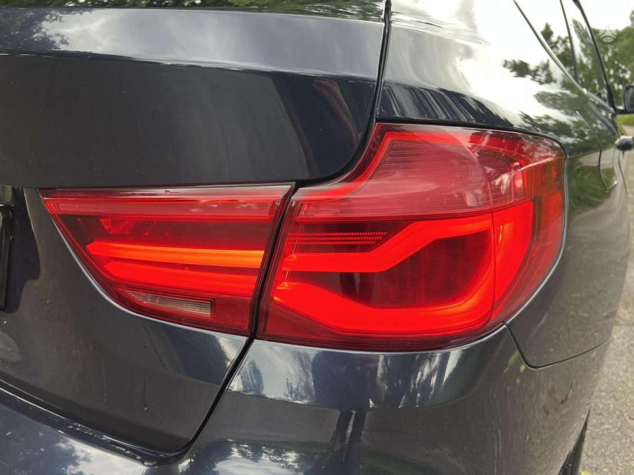 Blue BMW 330 2017 in Kaunas, with an engine capacity of 2.99 L and mileage of 328 thousand km for 12900 €, photo 9 on AUTOMOTO.COM.LV