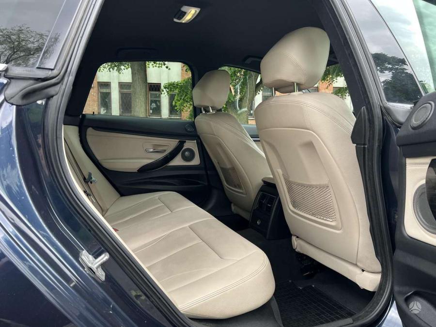 Blue BMW 330 2017 in Kaunas, with an engine capacity of 2.99 L and mileage of 328 thousand km for 12900 €, photo 11 on AUTOMOTO.COM.LV