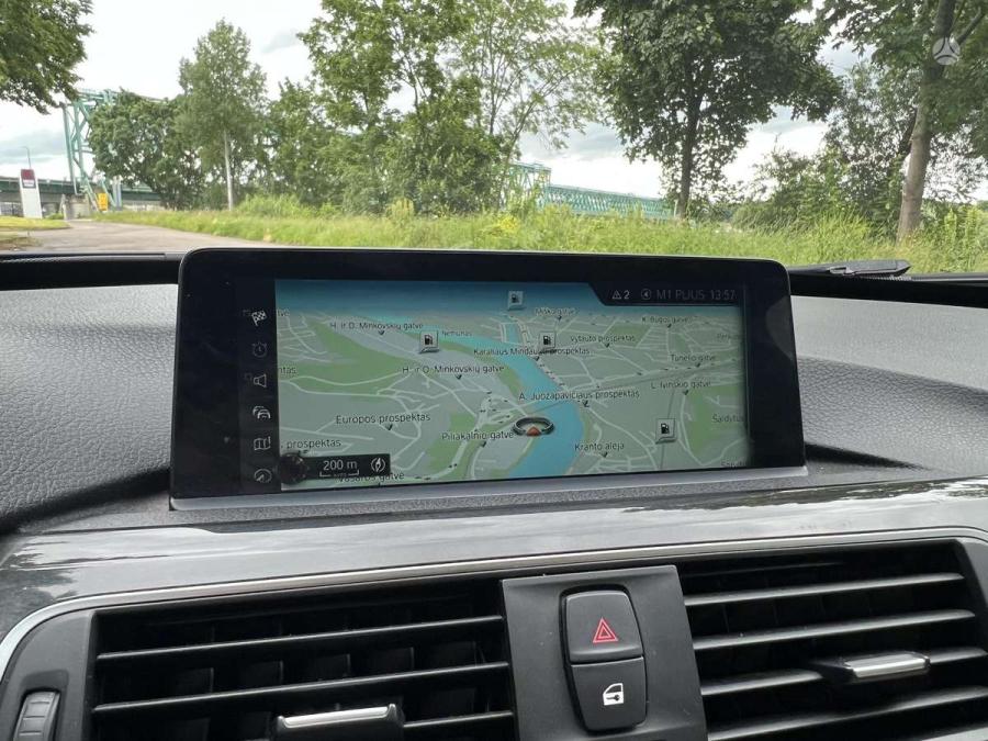 Blue BMW 330 2017 in Kaunas, with an engine capacity of 2.99 L and mileage of 328 thousand km for 12900 €, photo 18 on AUTOMOTO.COM.LV