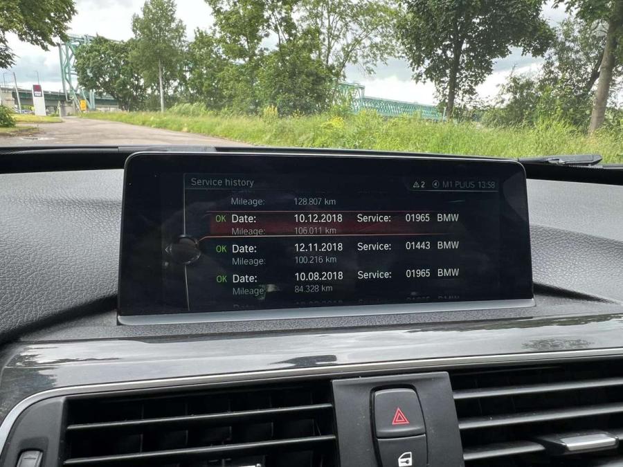 Blue BMW 330 2017 in Kaunas, with an engine capacity of 2.99 L and mileage of 328 thousand km for 12900 €, photo 22 on AUTOMOTO.COM.LV