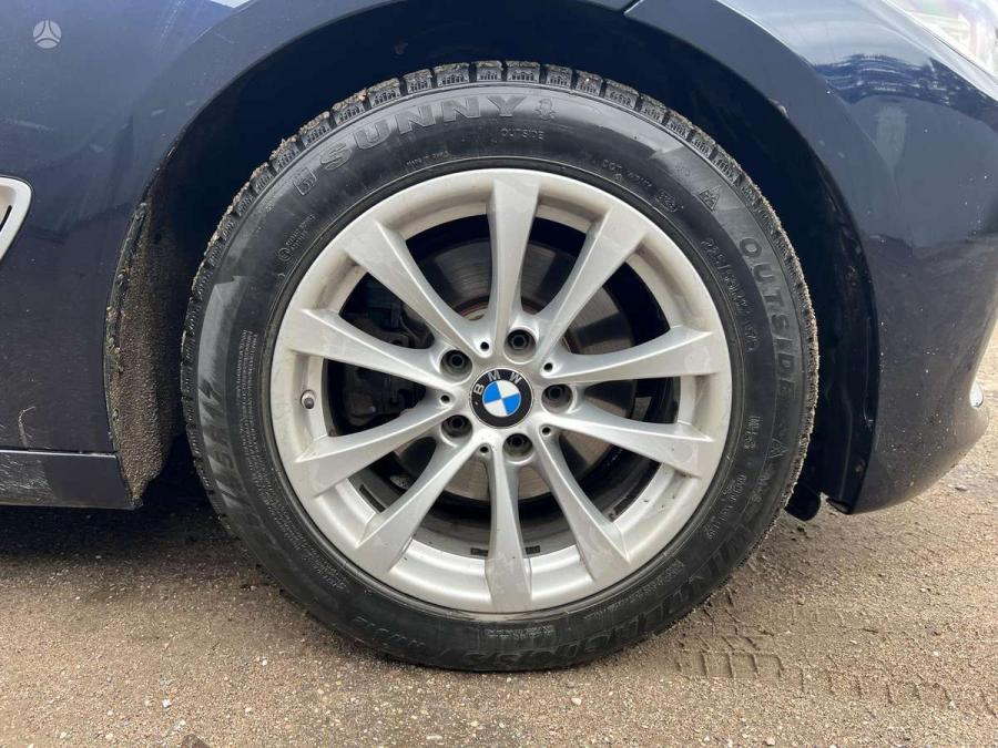 Blue BMW 330 2017 in Kaunas, with an engine capacity of 2.99 L and mileage of 328 thousand km for 12900 €, photo 42 on AUTOMOTO.COM.LV