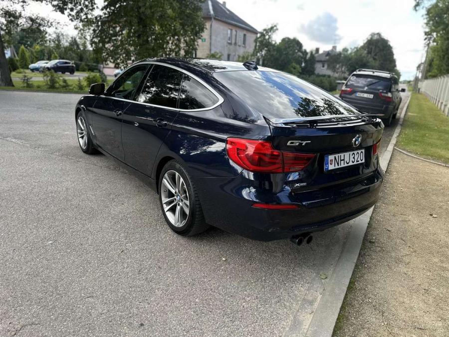 Blue BMW 330 2018 in Vilkaviskis, with an engine capacity of 2.00 L and mileage of 131 thousand km for 18300 €, photo 5 on AUTOMOTO.COM.LV