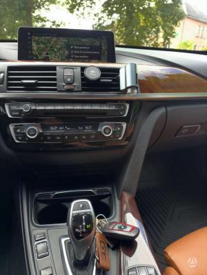 Blue BMW 330 2018 in Vilkaviskis, with an engine capacity of 2.00 L and mileage of 131 thousand km for 18300 €, photo 11 on AUTOMOTO.COM.LV