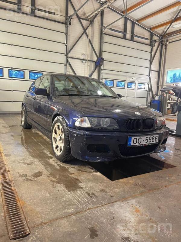 Blue BMW 330 2000 in Riga, with an engine capacity of 3.00 L and mileage of 28 thousand km for 2750 €, photo 1 on AUTOMOTO.COM.LV