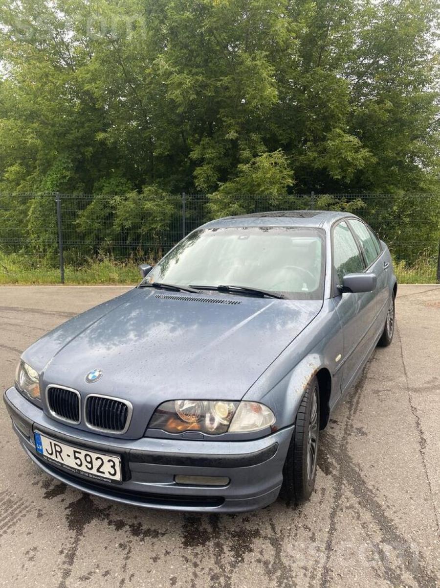 Blue BMW 330 2001 in Daugavpils, with an engine capacity of 3.00 L and mileage of 354 thousand km for 4900 €, photo 1 on AUTOMOTO.COM.LV