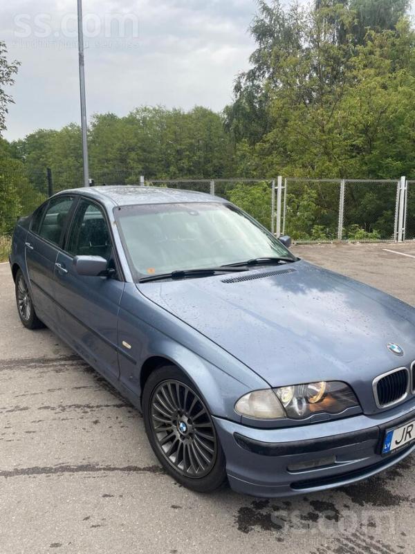 Blue BMW 330 2001 in Daugavpils, with an engine capacity of 3.00 L and mileage of 354 thousand km for 4900 €, photo 2 on AUTOMOTO.COM.LV