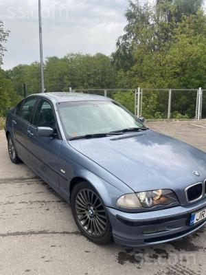 Blue BMW 330 2001 in Daugavpils, with an engine capacity of 3.00 L and mileage of 354 thousand km for 4900 €, photo 3 on AUTOMOTO.COM.LV