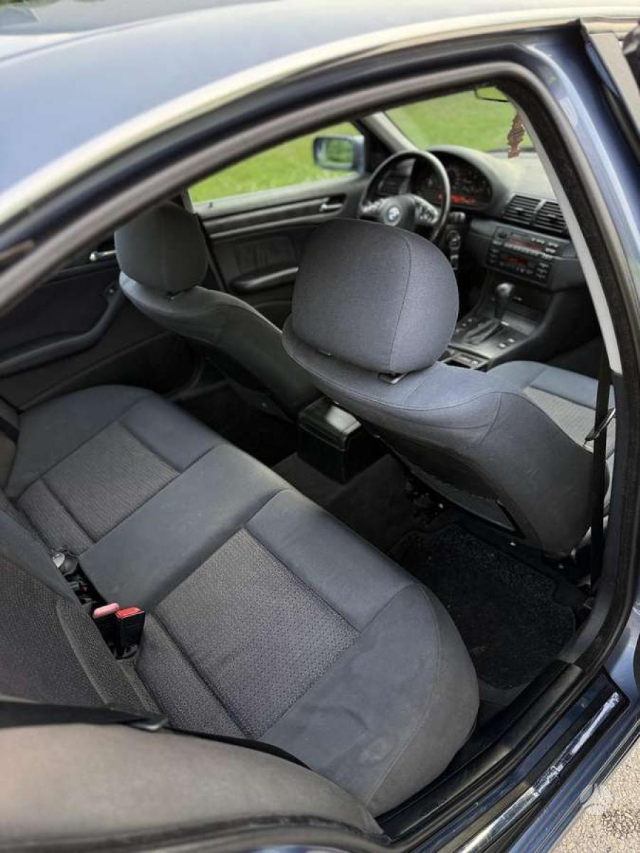 Zils BMW 330 2002 Viļņa, ar dzinēja tilpumu 2.93 L un nobraukumu 295 tūkst. km par 2350 €, foto 18 vietnē AUTOMOTO.COM.LV