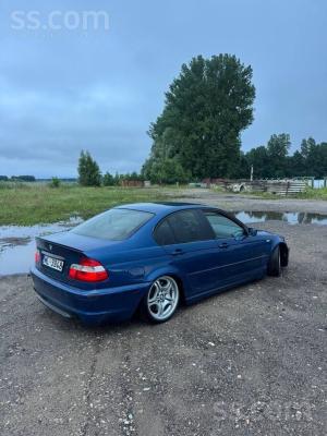 Blue BMW 330 2002 in Riga, with an engine capacity of 3.00 L and mileage of 427 thousand km for 2850 €, photo 3 on AUTOMOTO.COM.LV