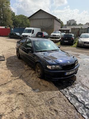 Zils BMW 330 2002 Rīga, ar dzinēja tilpumu 3.00 L un nobraukumu 300 tūkst. km par 4000 €, foto 5 vietnē AUTOMOTO.COM.LV
