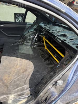 Zils BMW 330 2002 Rīga, ar dzinēja tilpumu 3.00 L un nobraukumu 300 tūkst. km par 4000 €, foto 7 vietnē AUTOMOTO.COM.LV