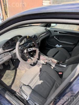 Zils BMW 330 2002 Rīga, ar dzinēja tilpumu 3.00 L un nobraukumu 300 tūkst. km par 4000 €, foto 8 vietnē AUTOMOTO.COM.LV