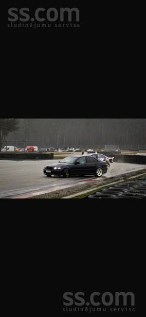 Zils BMW 330 2002 Rīga, ar dzinēja tilpumu 3.00 L un nobraukumu 300 tūkst. km par 4000 €, foto 14 vietnē AUTOMOTO.COM.LV