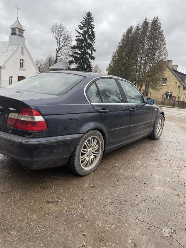 Blue BMW 330 2003 in Radviliskis, with an engine capacity of 2.99 L and mileage of 465 thousand km for 1400 €, photo 4 on AUTOMOTO.COM.LV