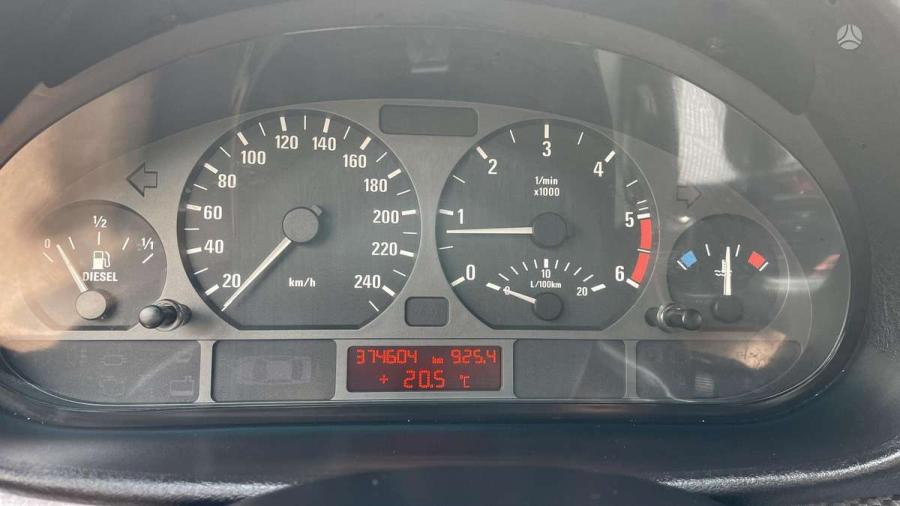 Blue BMW 330 2003 in Vilnius, with an engine capacity of 2.99 L and mileage of 374 thousand km for 4000 €, photo 13 on AUTOMOTO.COM.LV