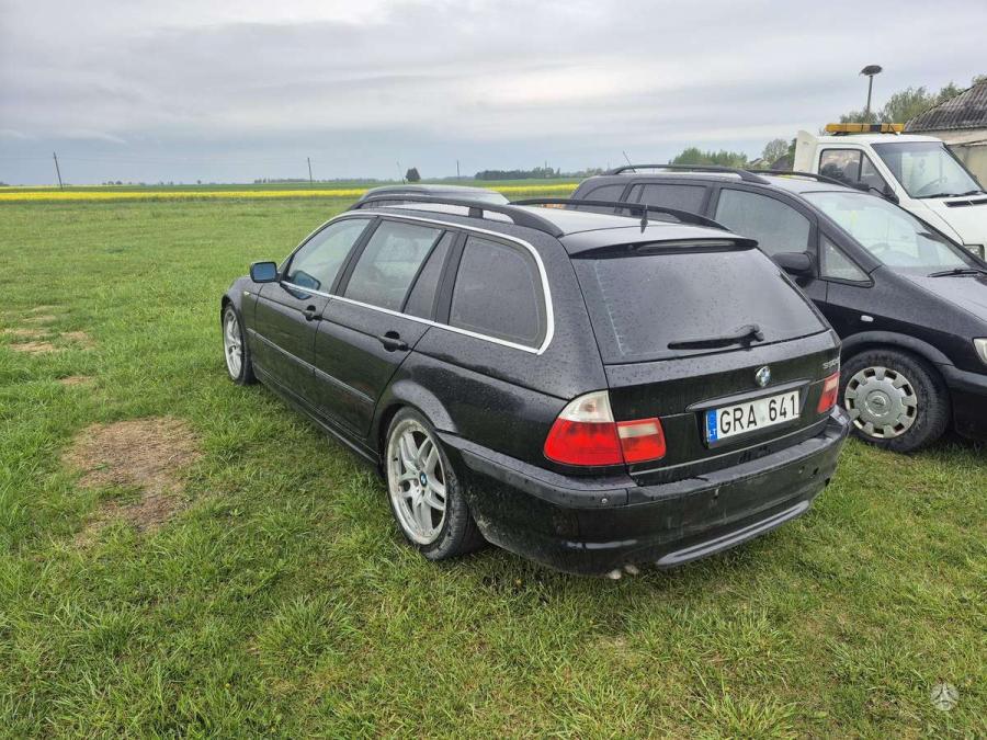 Blue BMW 330 2004 in Vilkaviskis, with an engine capacity of 2.99 L and mileage of 300 thousand km for 1800 €, photo 3 on AUTOMOTO.COM.LV