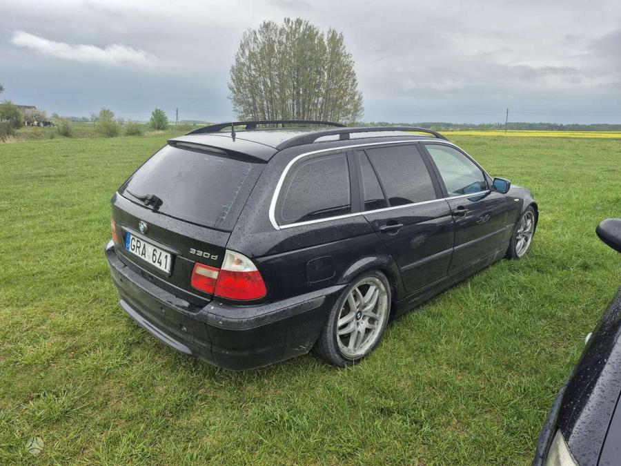 Blue BMW 330 2004 in Vilkaviskis, with an engine capacity of 2.99 L and mileage of 300 thousand km for 1800 €, photo 6 on AUTOMOTO.COM.LV