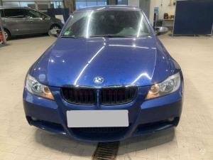Blue BMW 330 2006 in Vilnius, with an engine capacity of 3.00 L and mileage of 204 thousand km for 3900 €, photo  on AUTOMOTO.COM.LV
