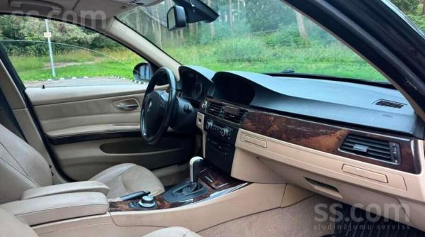 Blue BMW 330 2006 in Tukums, with an engine capacity of 3.00 L and mileage of 315 thousand km for 7300 €, photo 7 on AUTOMOTO.COM.LV