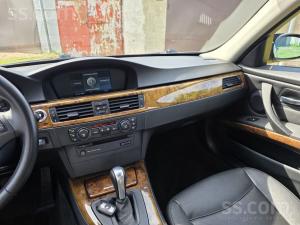 Синий БМВ 330 2006 в Даугавпилс, объемом двигателя 3.00 л и пробегом 281 тыс. км за 4400 €, фото 14 на AUTOMOTO.COM.LV