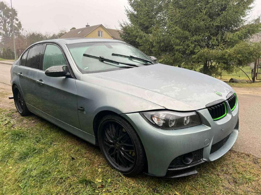 Blue BMW 330 2007 in Birstonas, with an engine capacity of 2.99 L and mileage of 313 thousand km for 2750 €, photo 2 on AUTOMOTO.COM.LV