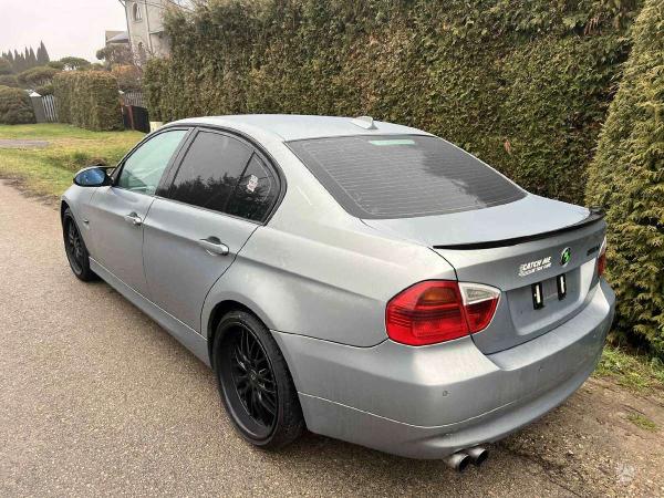 Zils BMW 330 2007 Birštonas, ar dzinēja tilpumu 2.99 L un nobraukumu 313 tūkst. km par 2750 €, foto 3 vietnē AUTOMOTO.COM.LV