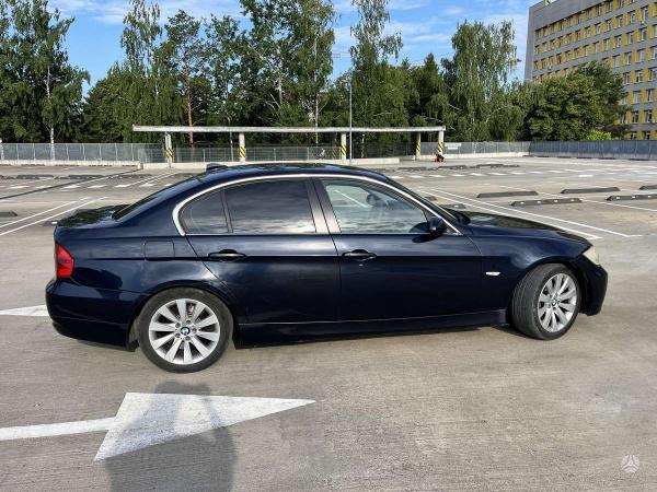 Blue BMW 330 2007 in Vilnius, with an engine capacity of 2.99 L and mileage of 350 thousand km for 3500 €, photo 7 on AUTOMOTO.COM.LV
