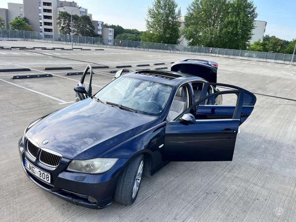 Blue BMW 330 2007 in Vilnius, with an engine capacity of 2.99 L and mileage of 350 thousand km for 3500 €, photo 9 on AUTOMOTO.COM.LV