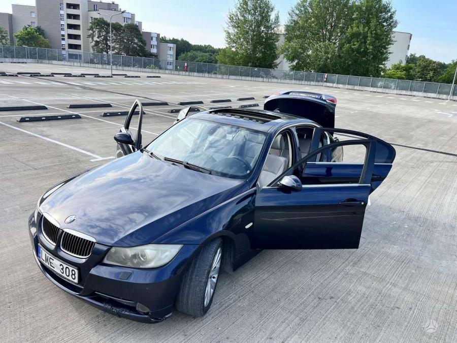Синий БМВ 330 2007 в Вильнюс, объемом двигателя 2.99 л и пробегом 350 тыс. км за 3500 €, фото 10 на AUTOMOTO.COM.LV