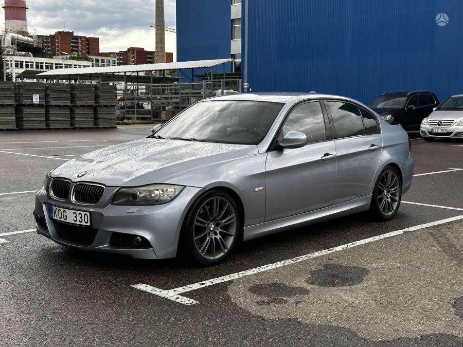 Zils BMW 330 2009 Viļņa, ar dzinēja tilpumu 2.99 L un nobraukumu 288 tūkst. km par 7500 €, foto 1 vietnē AUTOMOTO.COM.LV
