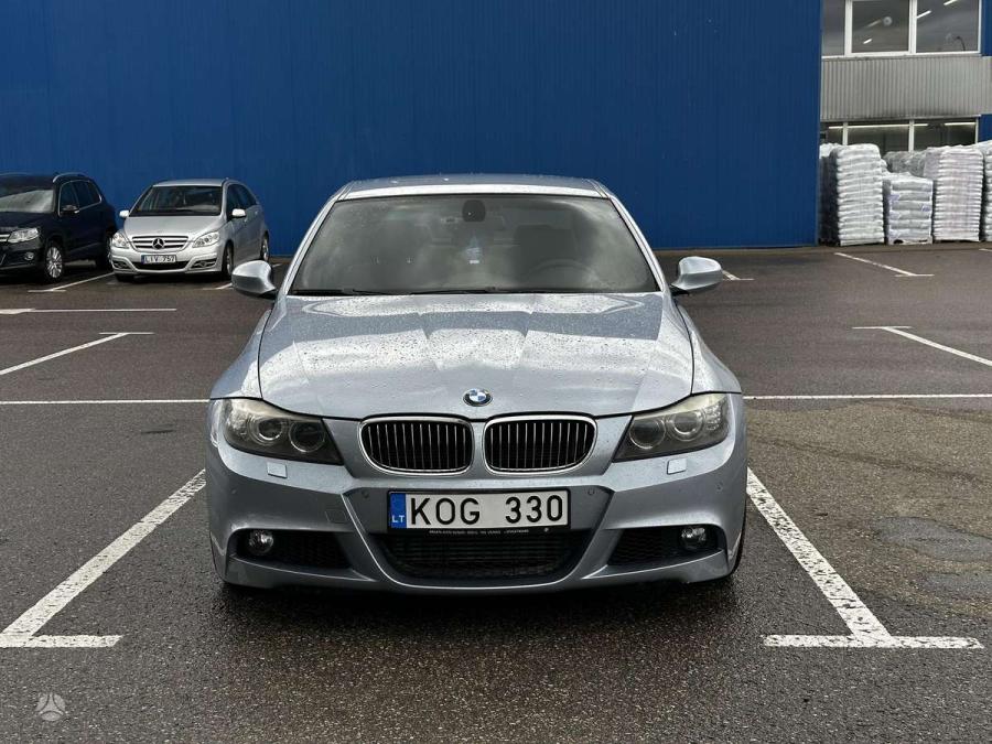 Zils BMW 330 2009 Viļņa, ar dzinēja tilpumu 2.99 L un nobraukumu 288 tūkst. km par 7500 €, foto 3 vietnē AUTOMOTO.COM.LV