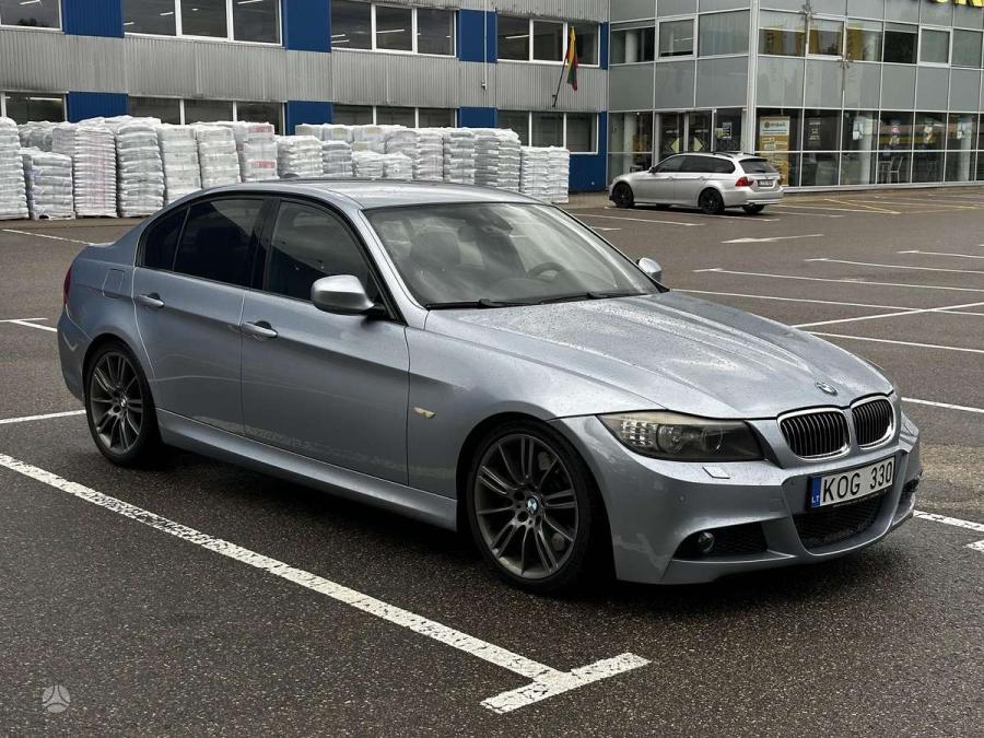 Zils BMW 330 2009 Viļņa, ar dzinēja tilpumu 2.99 L un nobraukumu 288 tūkst. km par 7500 €, foto 4 vietnē AUTOMOTO.COM.LV