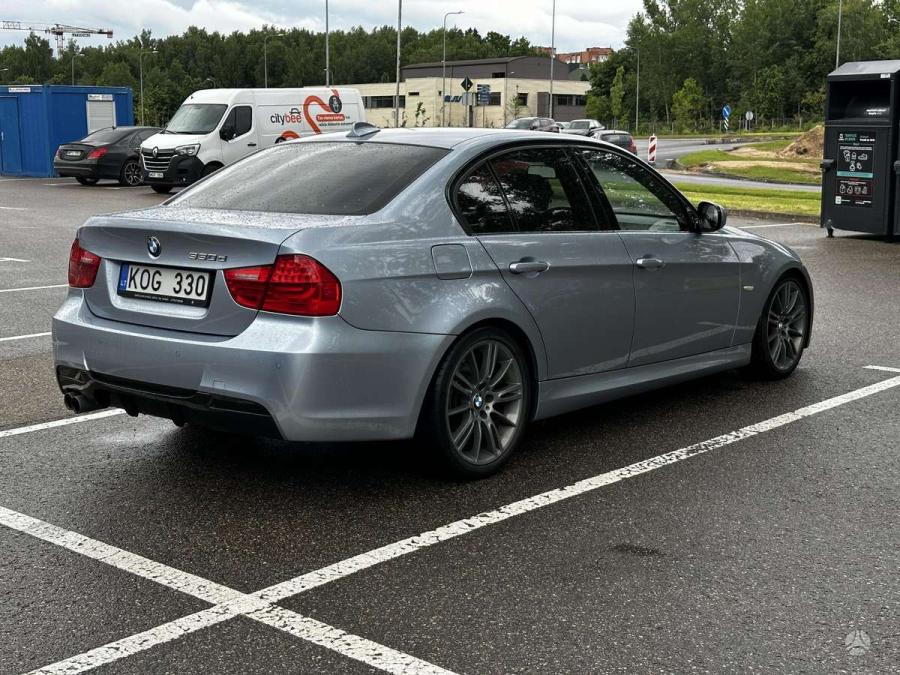 Zils BMW 330 2009 Viļņa, ar dzinēja tilpumu 2.99 L un nobraukumu 288 tūkst. km par 7500 €, foto 5 vietnē AUTOMOTO.COM.LV