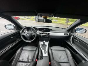 Zils BMW 330 2009 Viļņa, ar dzinēja tilpumu 2.99 L un nobraukumu 288 tūkst. km par 7500 €, foto 7 vietnē AUTOMOTO.COM.LV
