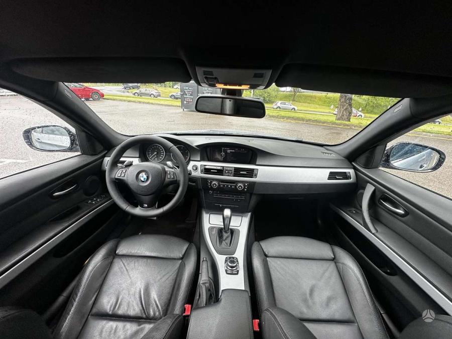 Zils BMW 330 2009 Viļņa, ar dzinēja tilpumu 2.99 L un nobraukumu 288 tūkst. km par 7500 €, foto 7 vietnē AUTOMOTO.COM.LV