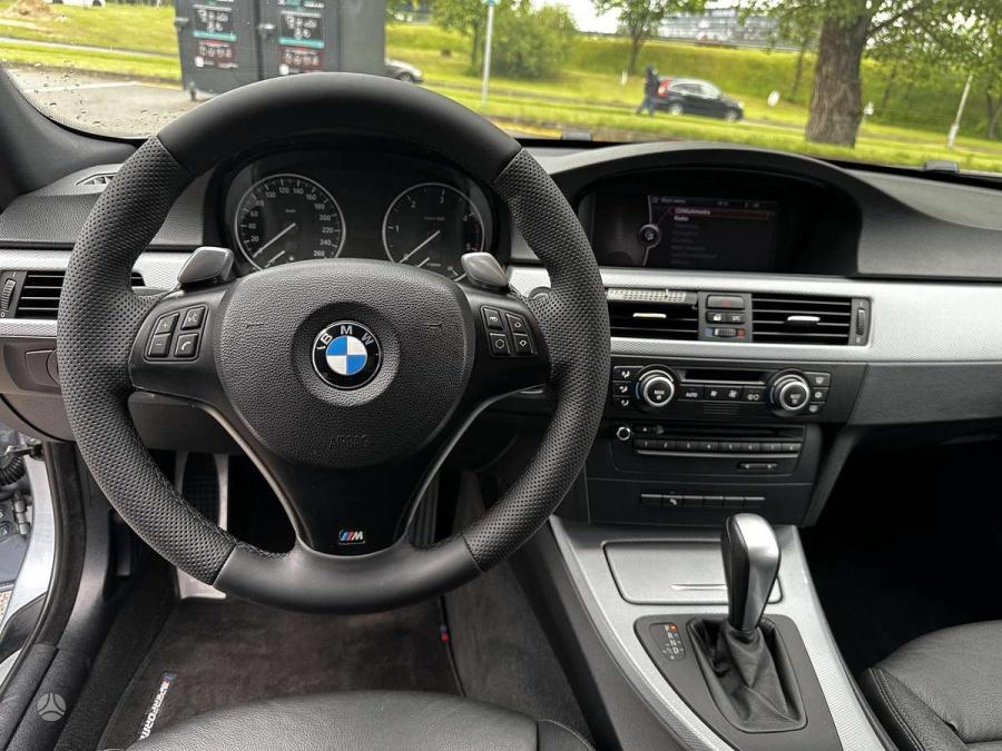 Zils BMW 330 2009 Viļņa, ar dzinēja tilpumu 2.99 L un nobraukumu 288 tūkst. km par 7500 €, foto 8 vietnē AUTOMOTO.COM.LV