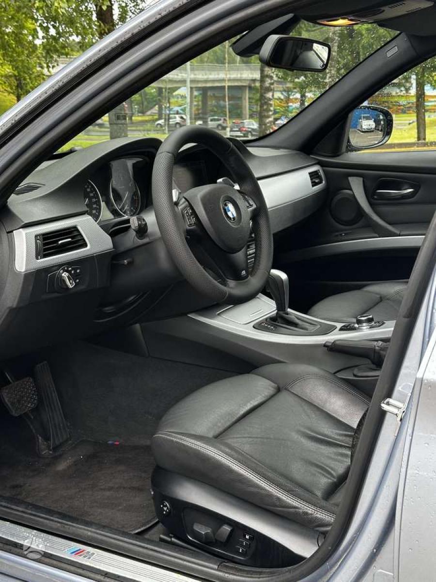 Zils BMW 330 2009 Viļņa, ar dzinēja tilpumu 2.99 L un nobraukumu 288 tūkst. km par 7500 €, foto 9 vietnē AUTOMOTO.COM.LV