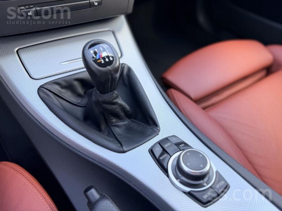 Zils BMW 330 2009 Rīga, ar dzinēja tilpumu 3.00 L un nobraukumu 270 tūkst. km par 7995 €, foto 13 vietnē AUTOMOTO.COM.LV