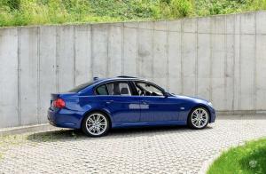 Blue BMW 330 2010 in Vilnius, with an engine capacity of 2.99 L and mileage of 210 thousand km for 9850 €, photo  on AUTOMOTO.COM.LV
