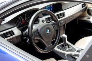 Blue BMW 330 2010 in Vilnius, with an engine capacity of 2.99 L and mileage of 210 thousand km for 9850 €, photo 7 on AUTOMOTO.COM.LV