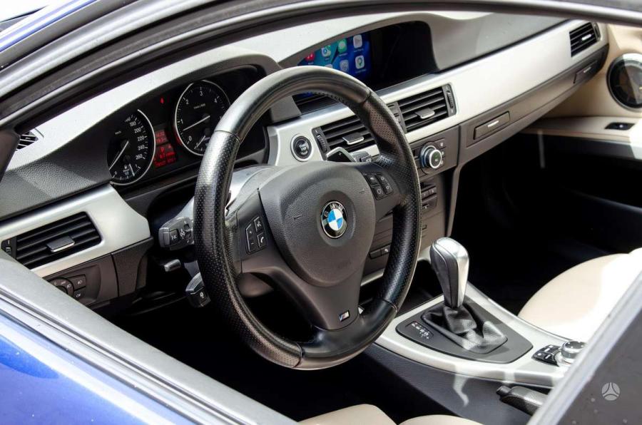Blue BMW 330 2010 in Vilnius, with an engine capacity of 2.99 L and mileage of 210 thousand km for 9850 €, photo 7 on AUTOMOTO.COM.LV