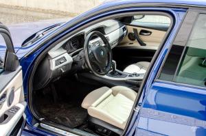 Blue BMW 330 2010 in Vilnius, with an engine capacity of 2.99 L and mileage of 210 thousand km for 9850 €, photo 15 on AUTOMOTO.COM.LV