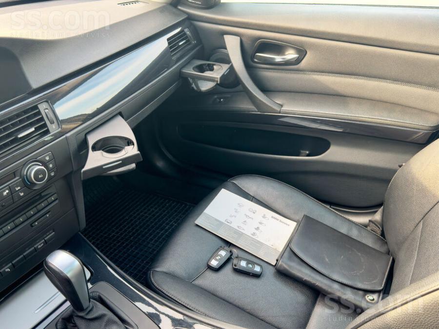 Zils BMW 330 2010 Rīga, ar dzinēja tilpumu 3.00 L un nobraukumu 274 tūkst. km par 7149 €, foto 12 vietnē AUTOMOTO.COM.LV